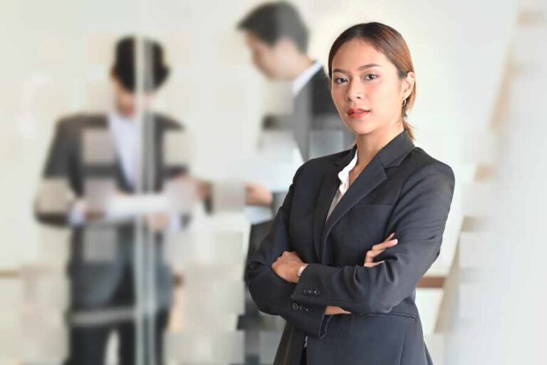 The 7 Habits of a Self-Confident Person – Urbaki Mind