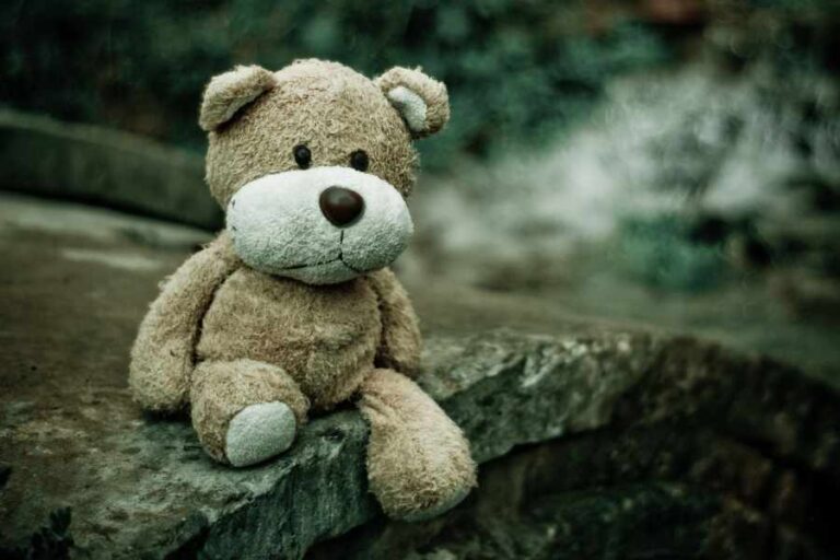 Breaking Free from Childhood – The Power Of One Key Question – Urbaki Mind