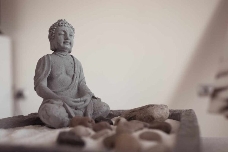 6 Fundamental Principles of Buddhism to Apply in Your Life – Urbaki Mind