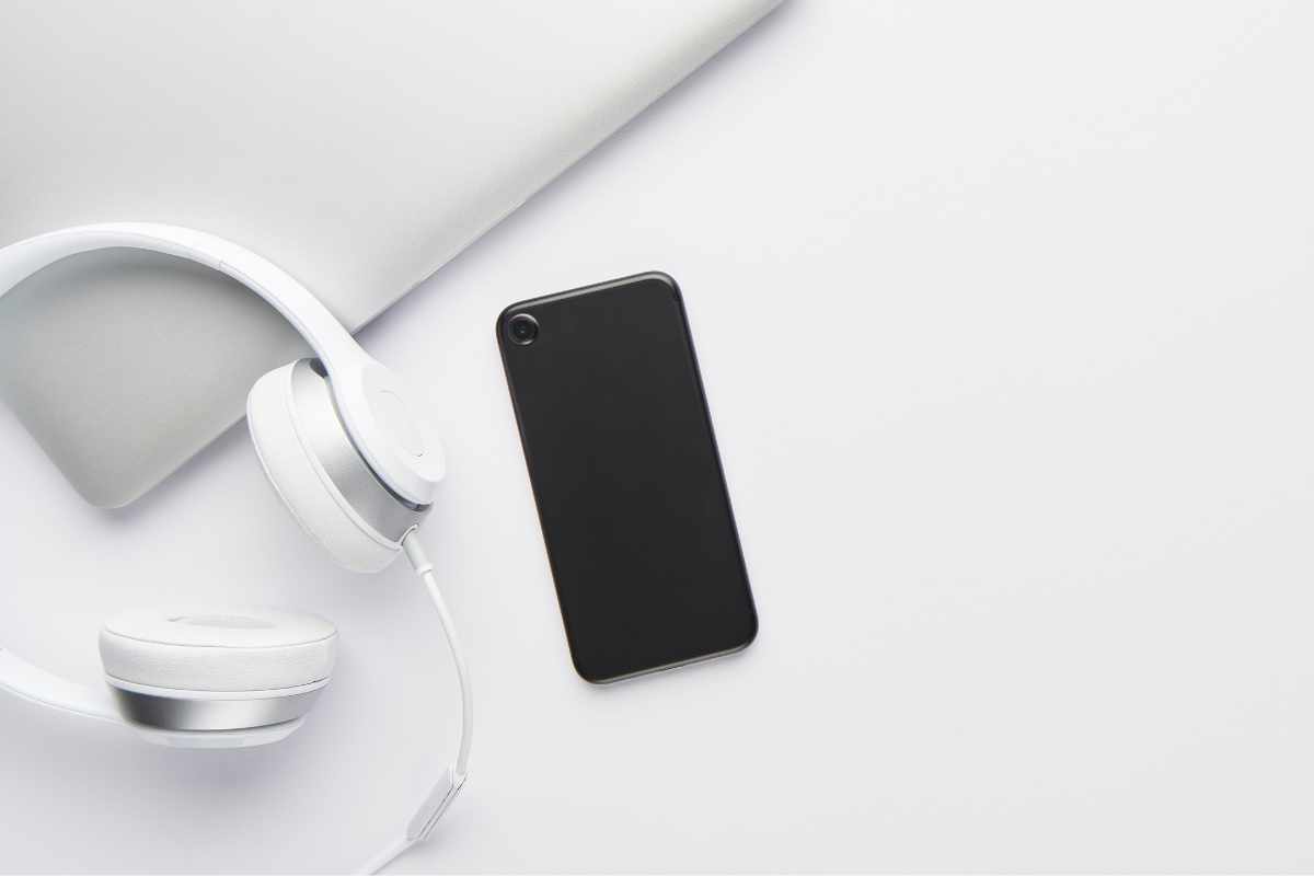 Digital Minimalism: Simplifying Your Digital Life for Mental Clarity ...